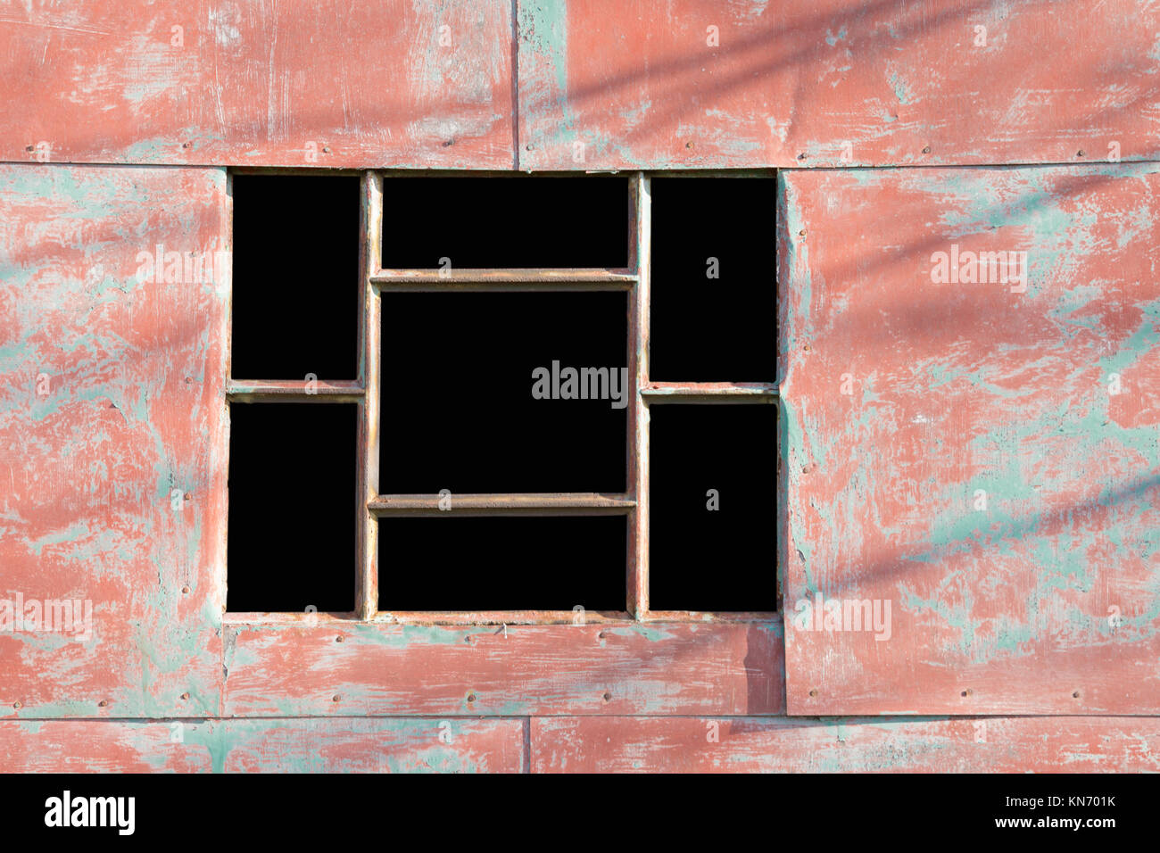 Metal grid window hi-res stock photography and images - Alamy