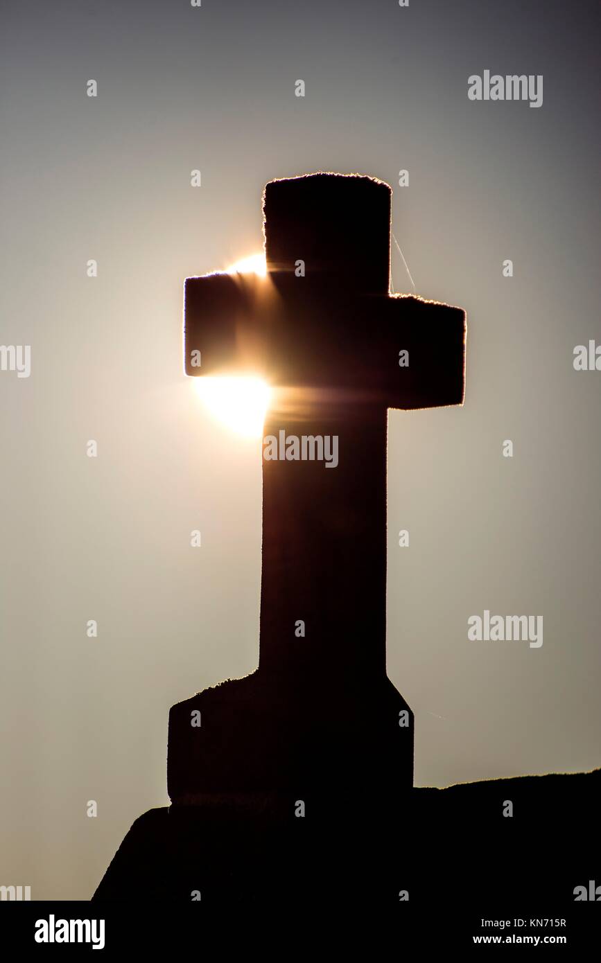 Bright light and cross hi-res stock photography and images - Alamy