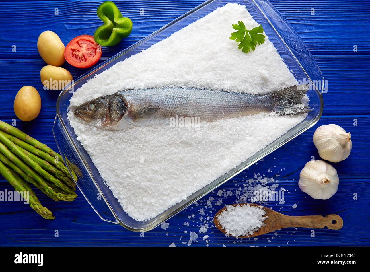 Salt crusted sea bass hi-res stock photography and images - Alamy