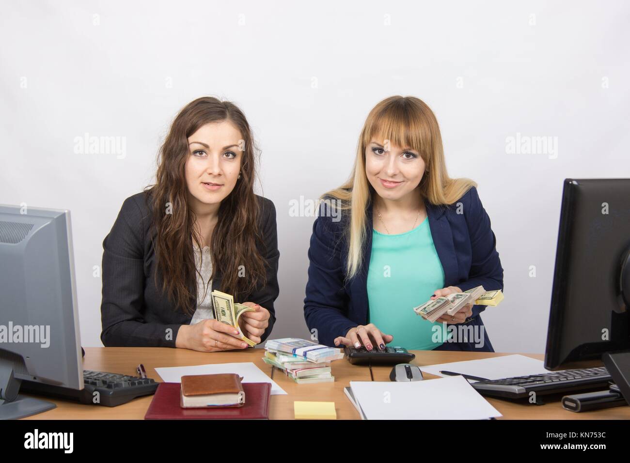 Employee count hi-res stock photography and images - Alamy
