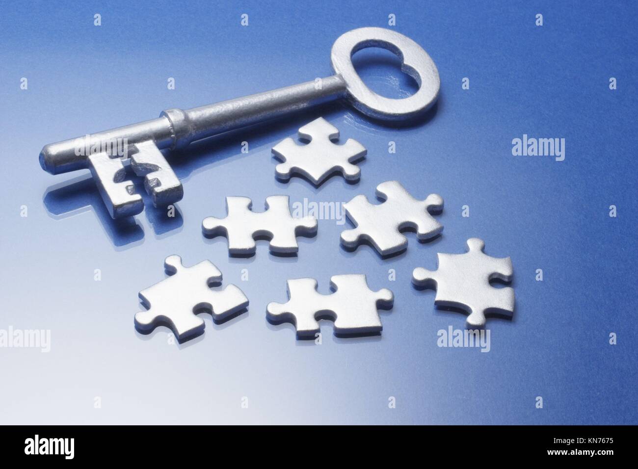 Skeleton pieces hi-res stock photography and images - Alamy