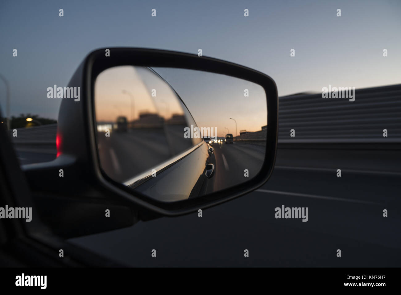 View from car window night hi-res stock photography and images - Alamy