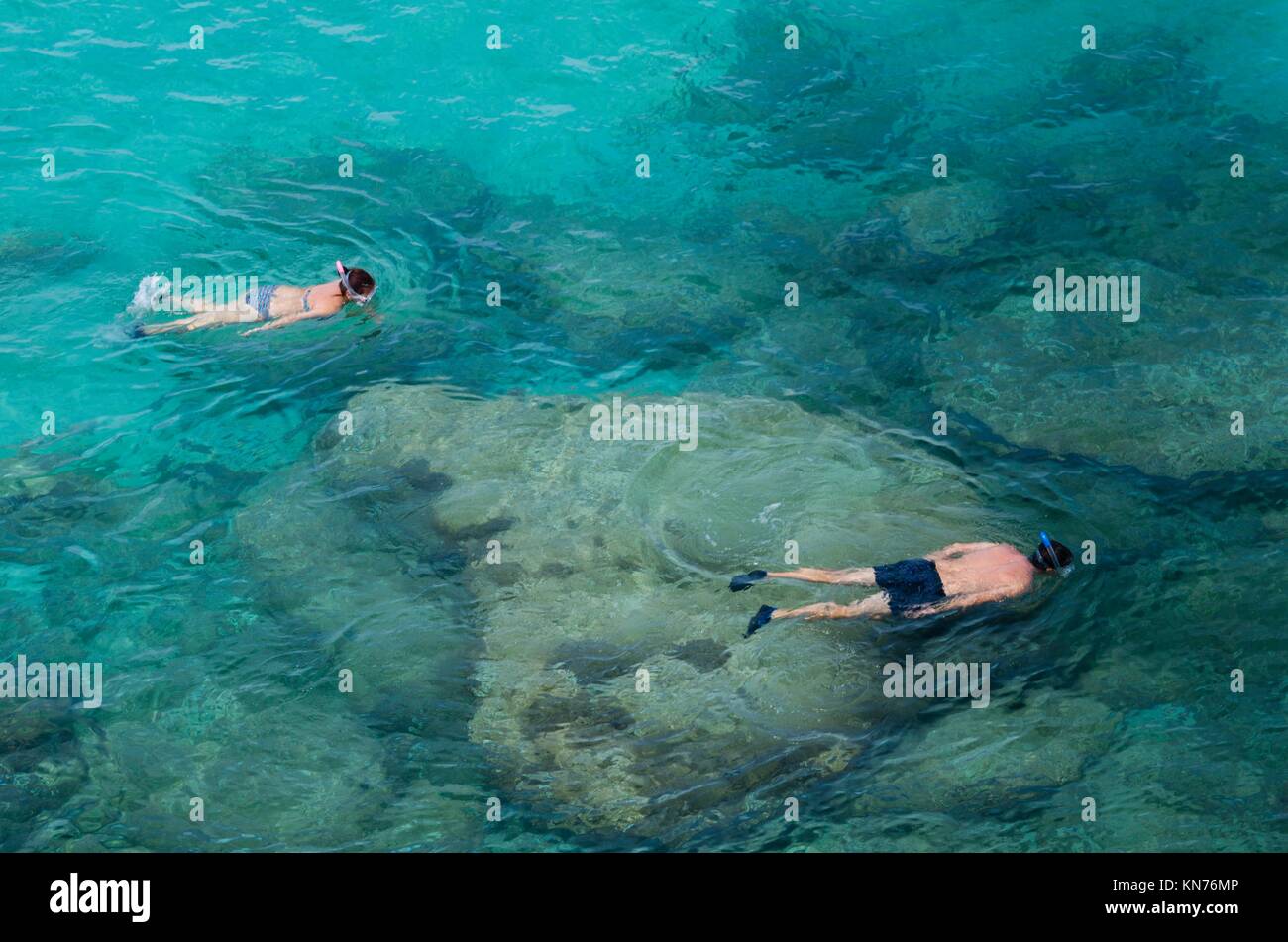 Man woman swimming underwater hi-res stock photography and images - Alamy