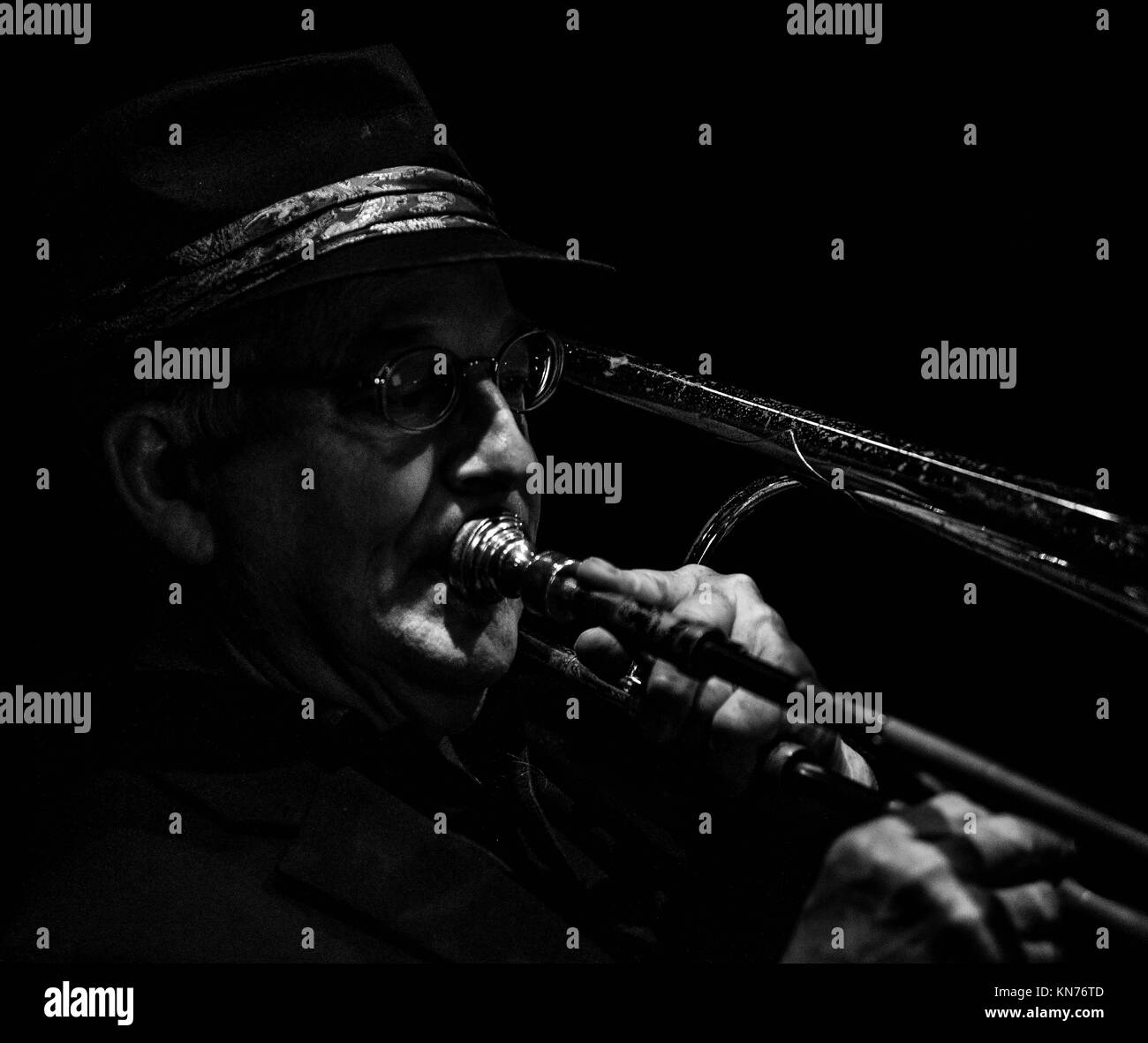 Female singer wearing veil hi-res stock photography and images - Alamy