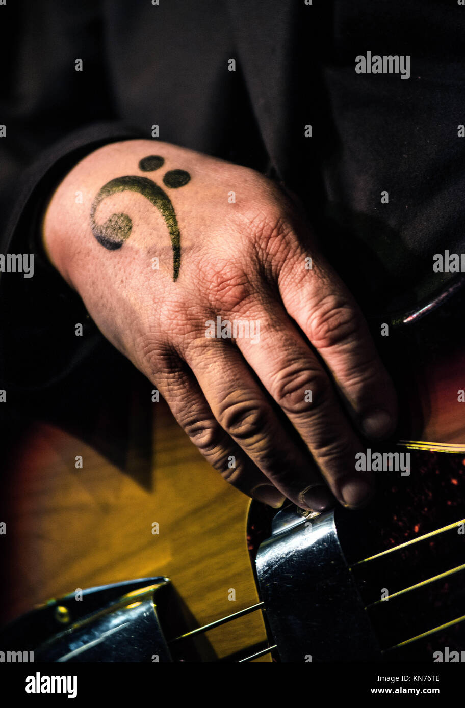 Hitman blues band hi-res stock photography and images - Alamy