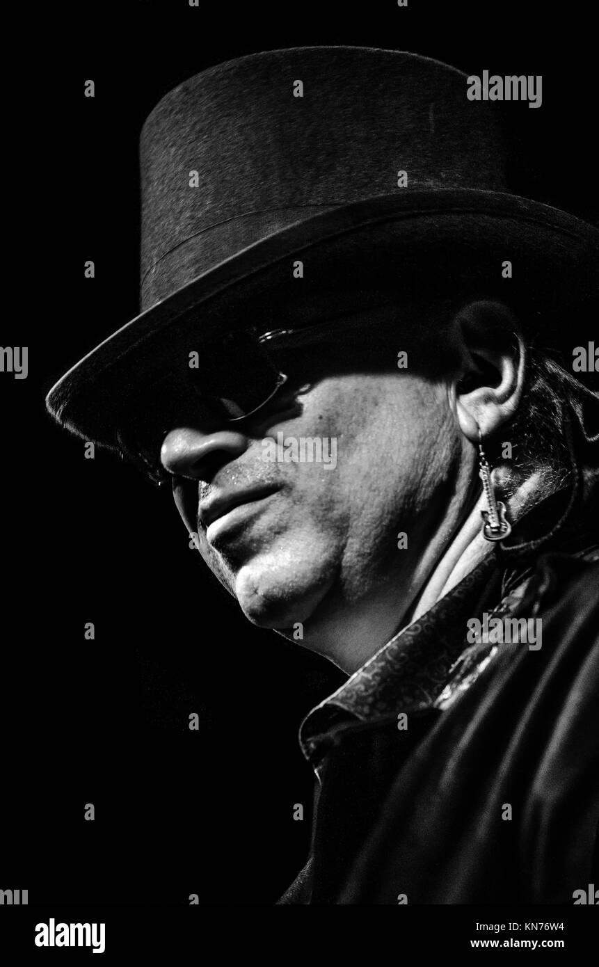 The Hitman Blues Band with the New York Horns in The Voodoo Rooms ...