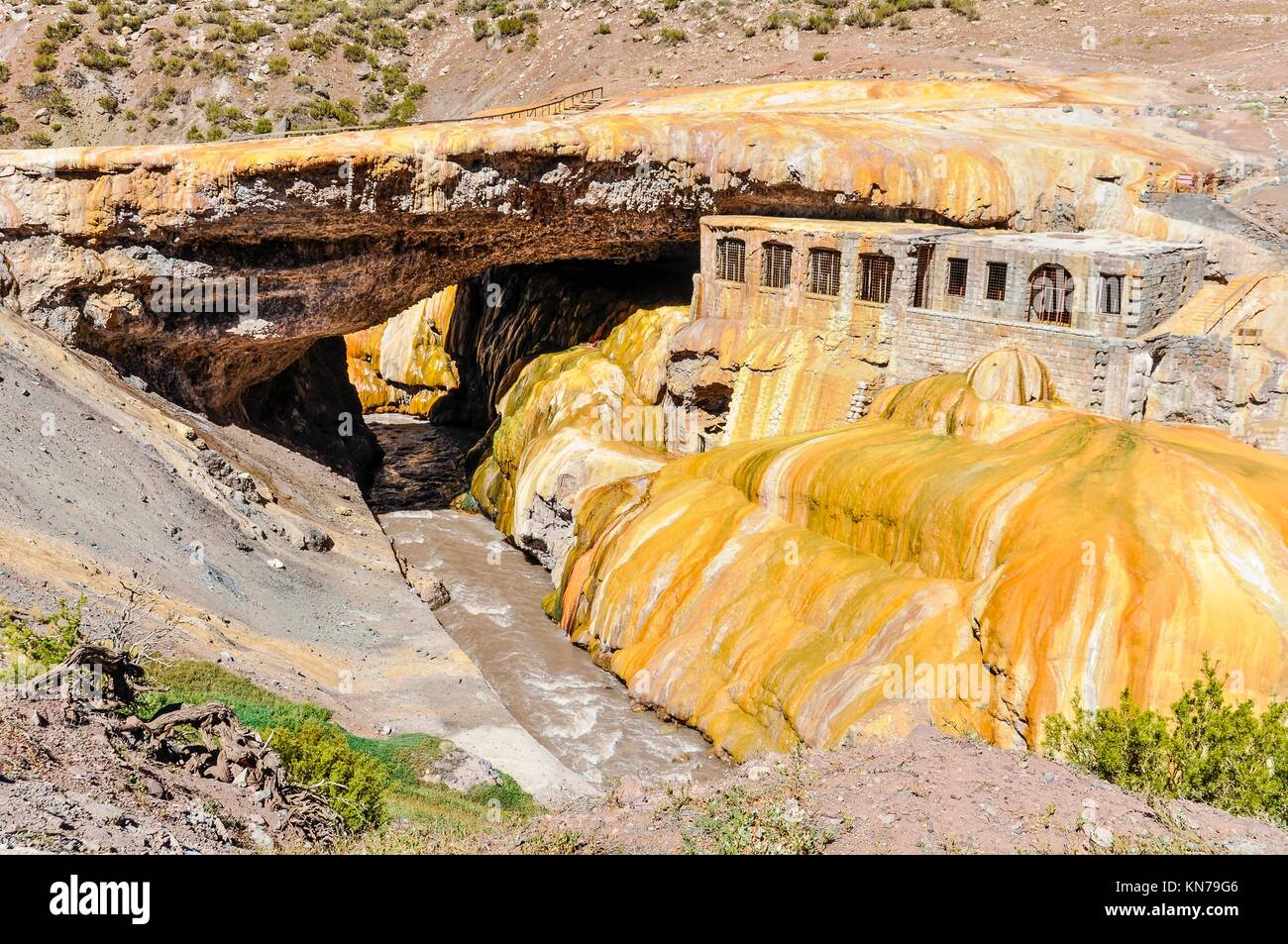 Puente inca hi-res stock photography and images - Alamy