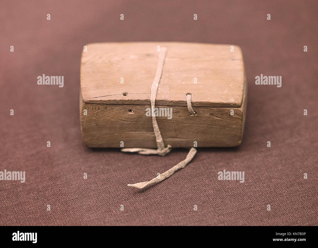 Antique wooden box chinese hi-res stock photography and images - Alamy
