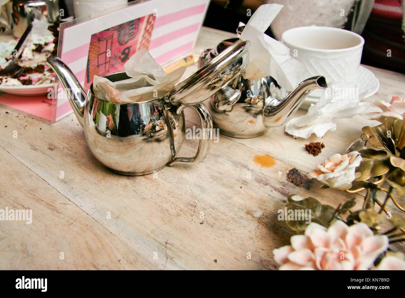 Inside tea shop hi-res stock photography and images - Alamy