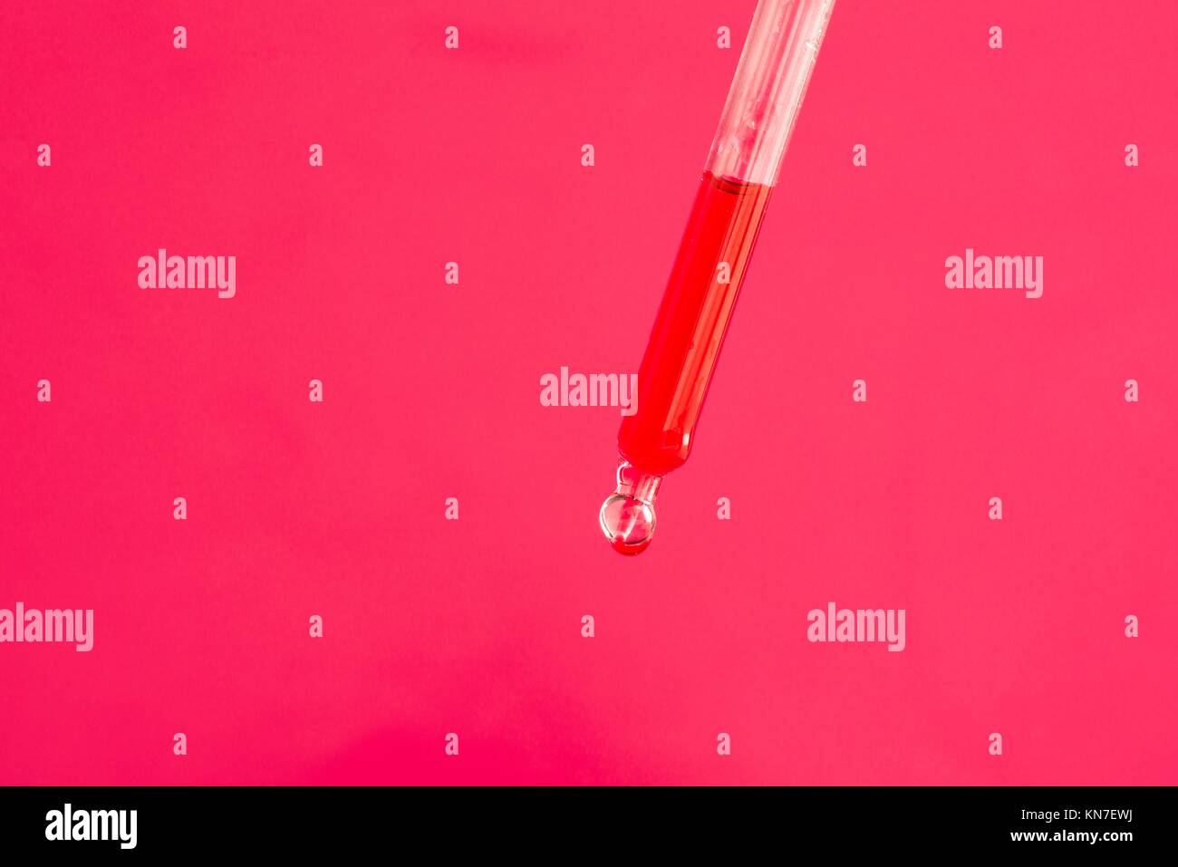 Chemistry dropper hi-res stock photography and images - Alamy