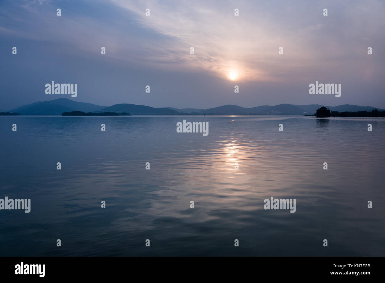 Lihu lake hi-res stock photography and images - Alamy
