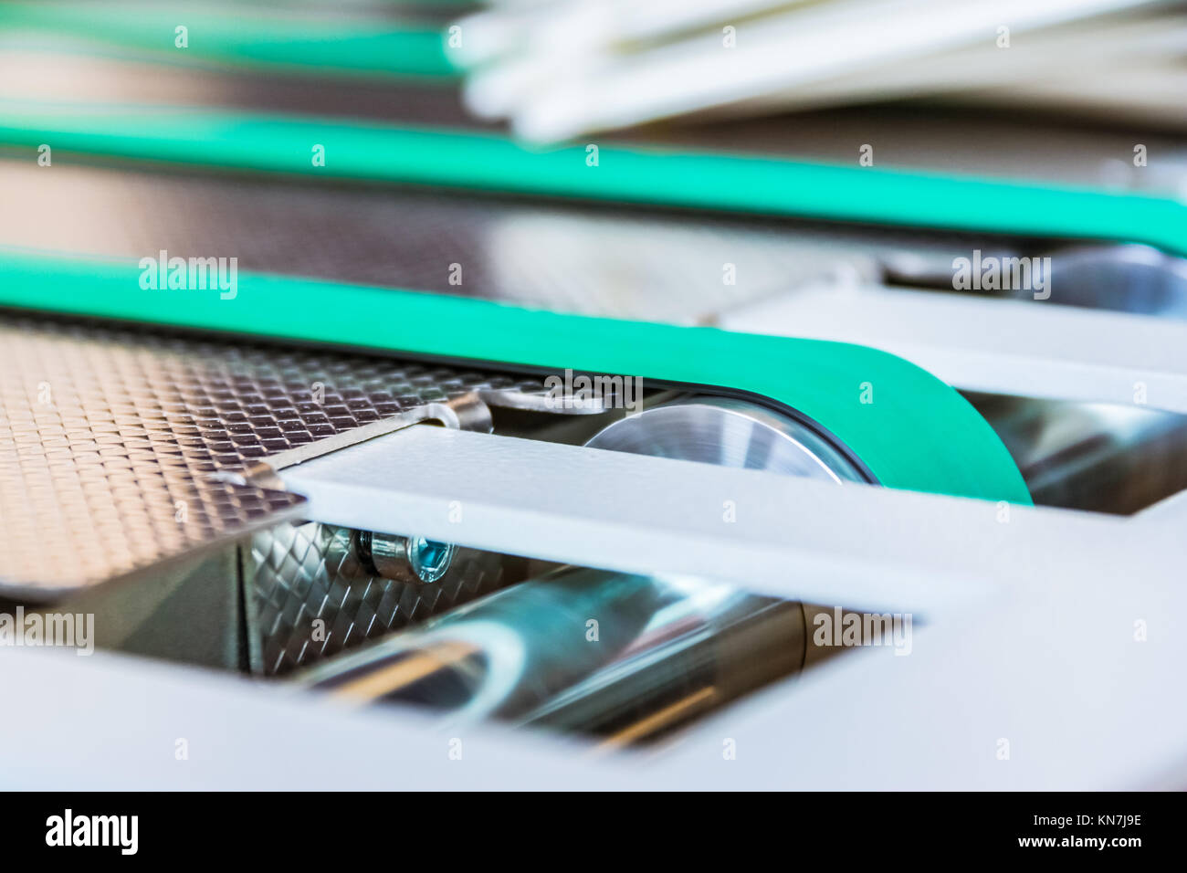 Paper Folding Machine Conveyor Belt Rubber Thin Lines Green Wheels ...