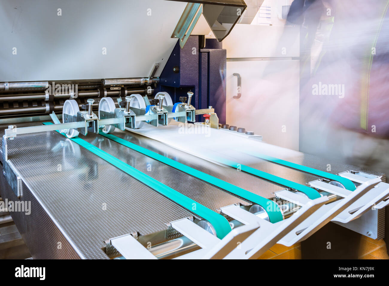 Paper Folding Machine Rollers Conveyor Belt Output Feed Printing ...