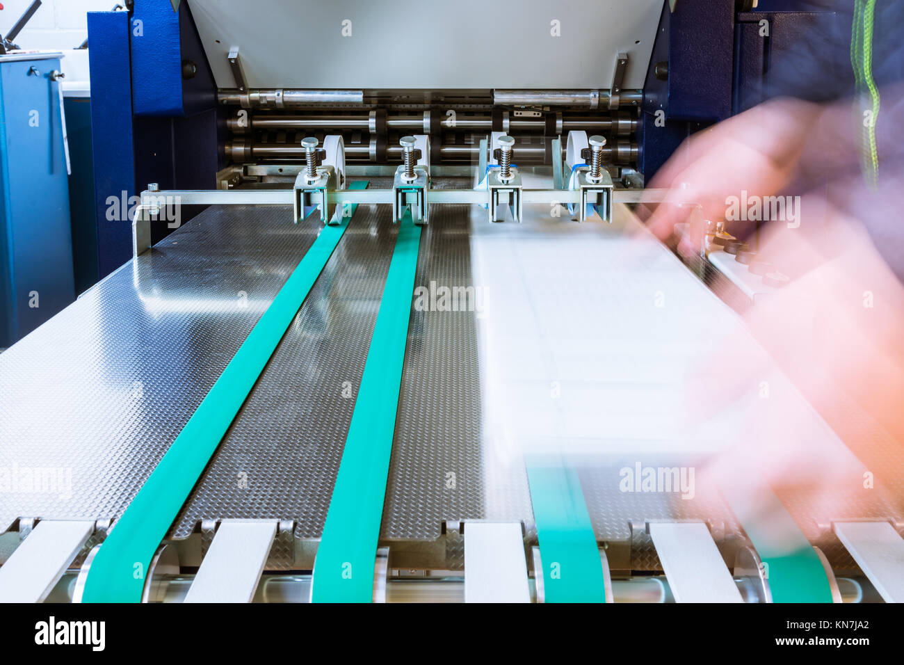 Paper Folding Machine Rollers Conveyor Belt Output Feed Printing ...