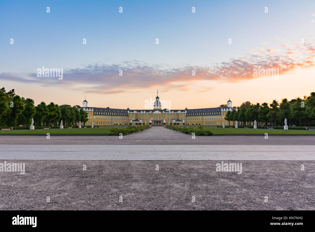 Karlsruhe Palace Center of City Germany Castle Schloss Architecture ...