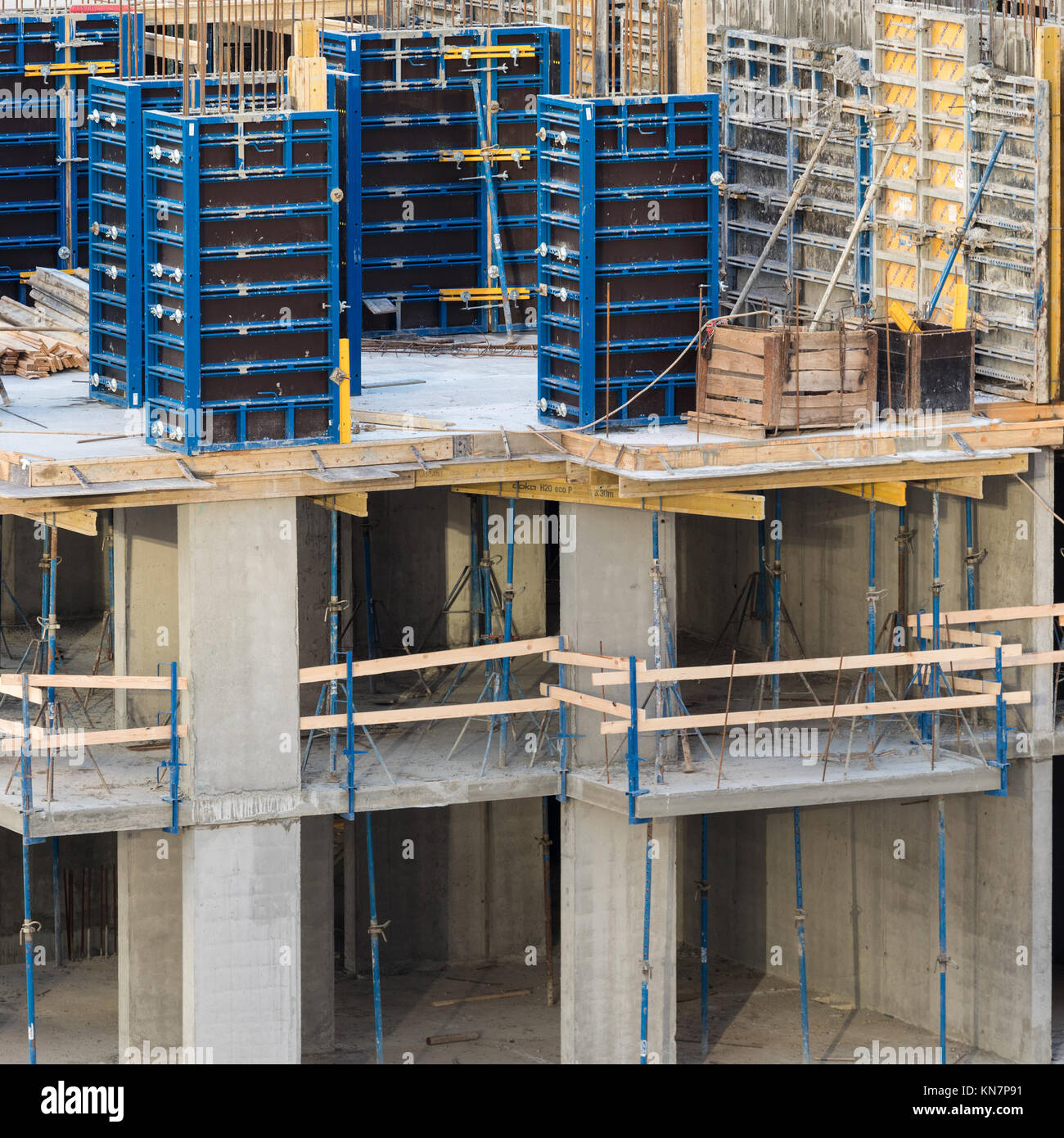 Construction of an apartment house Stock Photo - Alamy