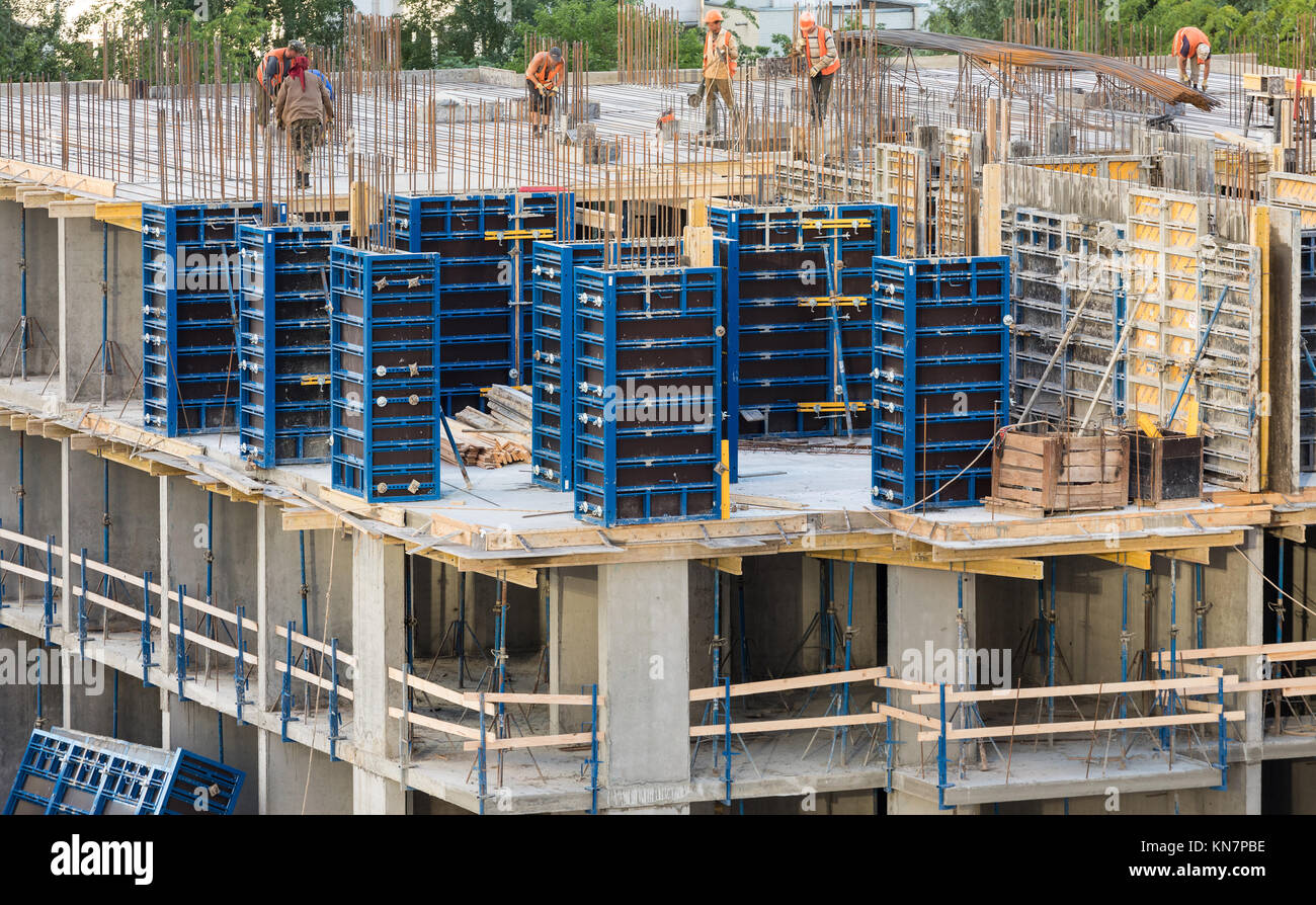 Construction of an apartment house Stock Photo - Alamy