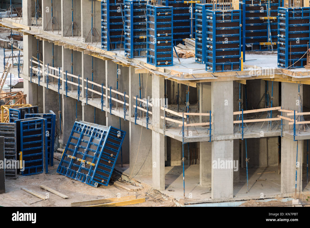 Construction of an apartment house Stock Photo - Alamy