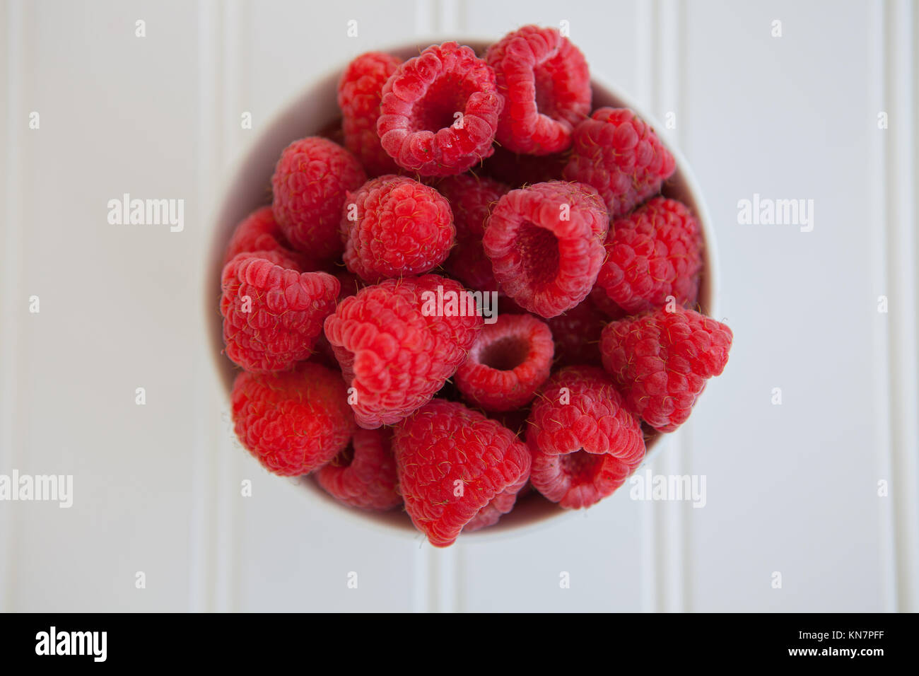 Bowl of fresh raspberries Stock Photo - Alamy