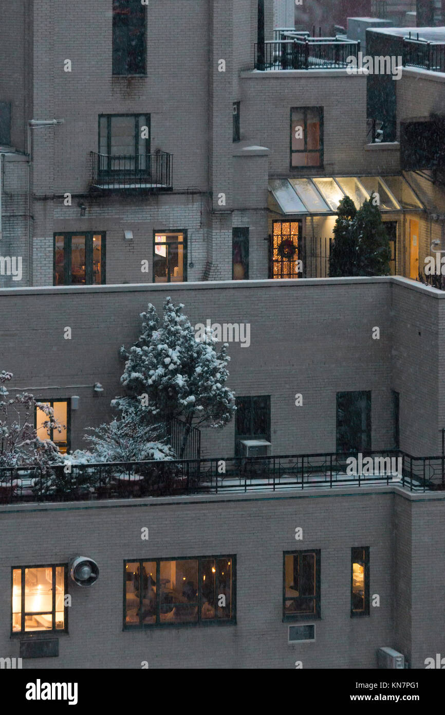 Snowy Night in Midtown Manhattan, NYC, USA Stock Photo - Alamy