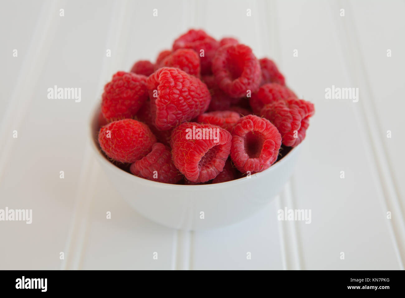 Bowl of fresh raspberries Stock Photo - Alamy