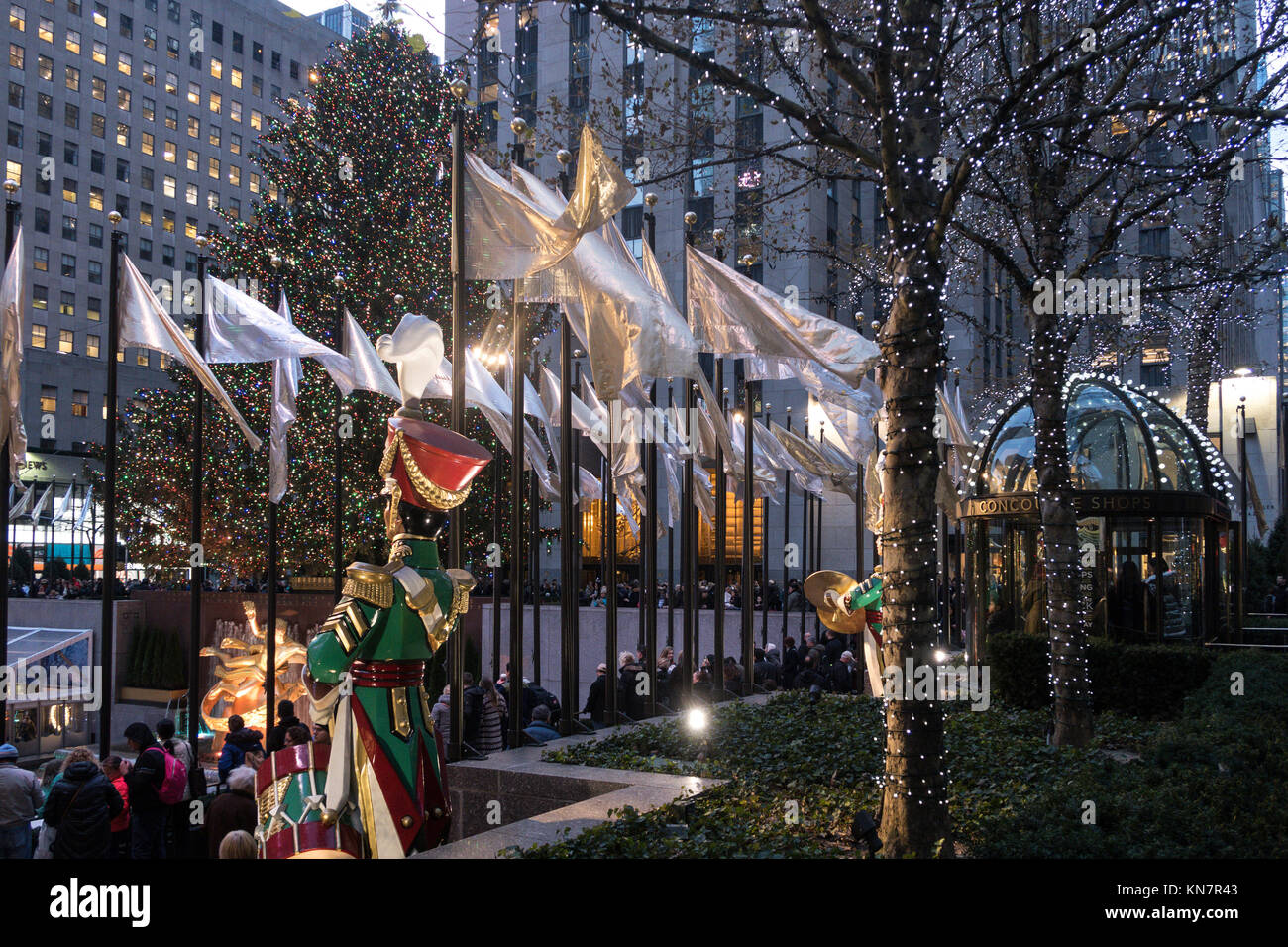 Toy soldier rockefeller center christmas hi-res stock photography and ...
