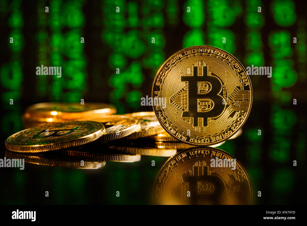 Green matrix background hi-res stock photography and images - Alamy