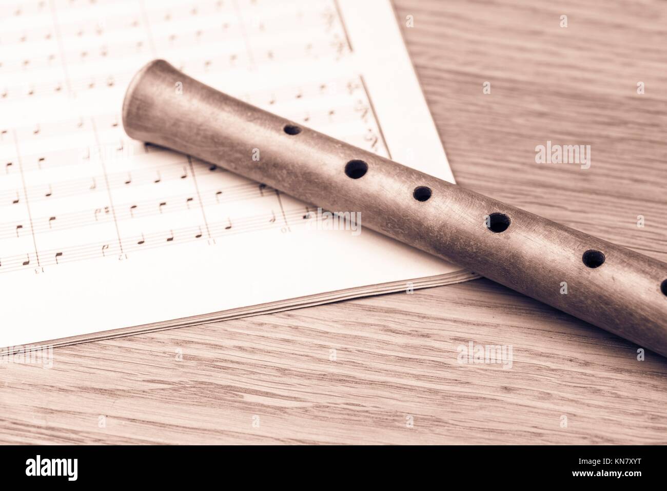 Music notes on paper hi-res stock photography and images - Alamy