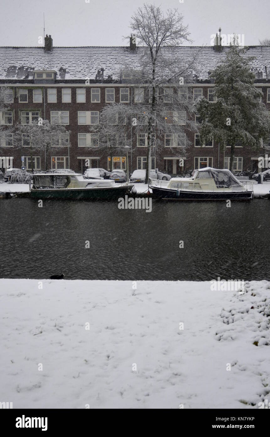 Snow in Amsterdam in December 2017 Stock Photo - Alamy