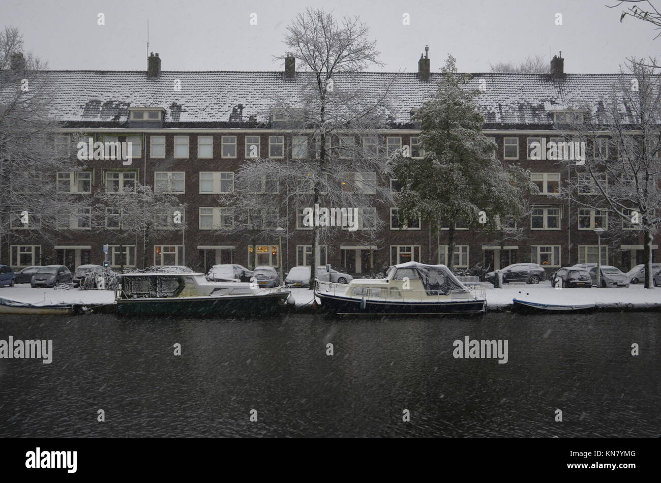 Snow in Amsterdam in December 2017 Stock Photo - Alamy