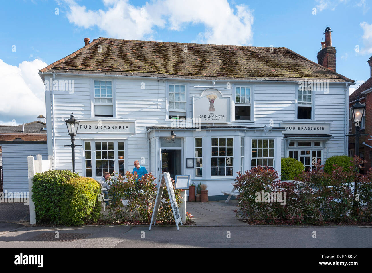 The barley mow pub hi-res stock photography and images - Alamy