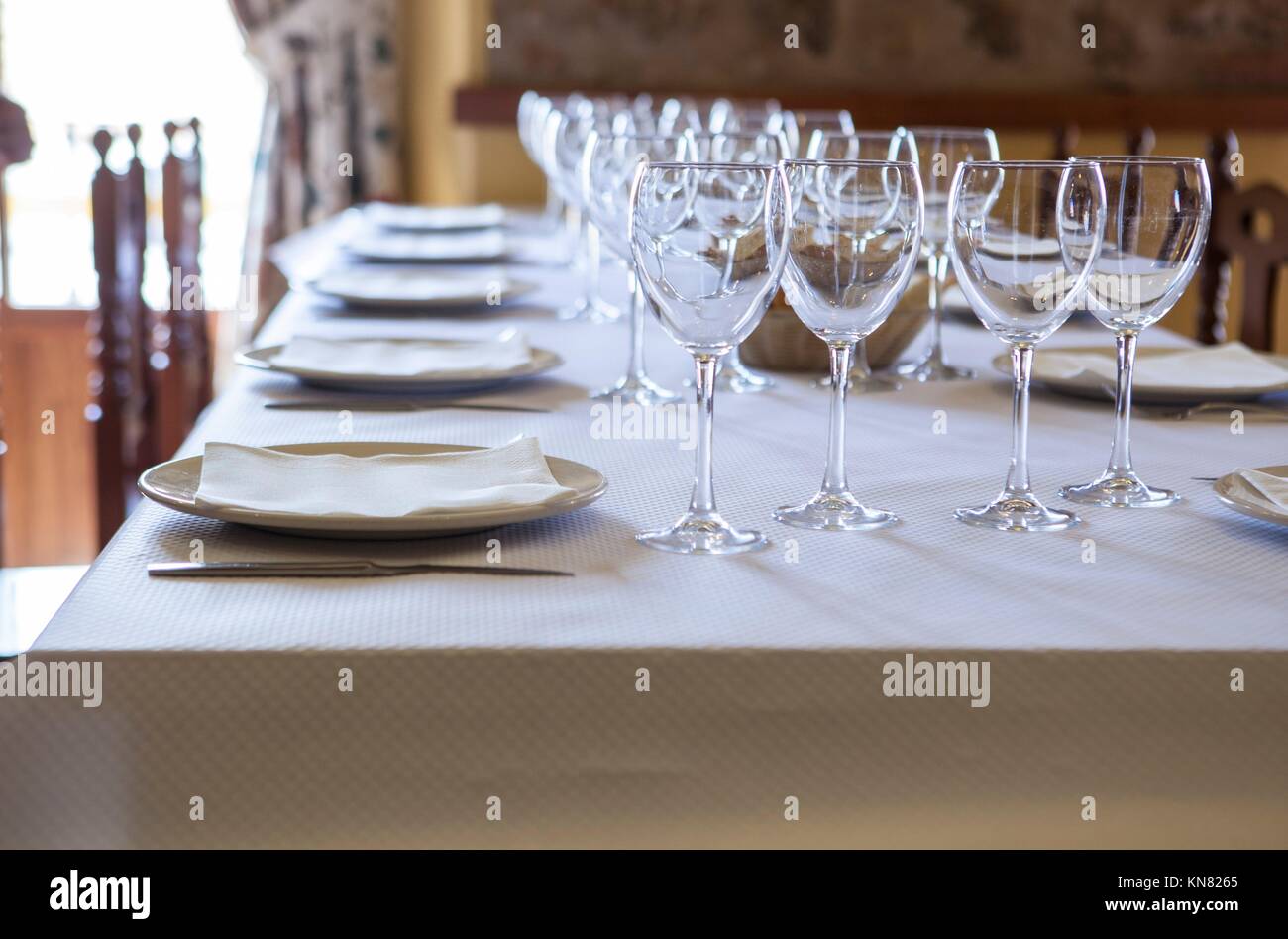 Interior restaurant with table hi-res stock photography and images - Alamy