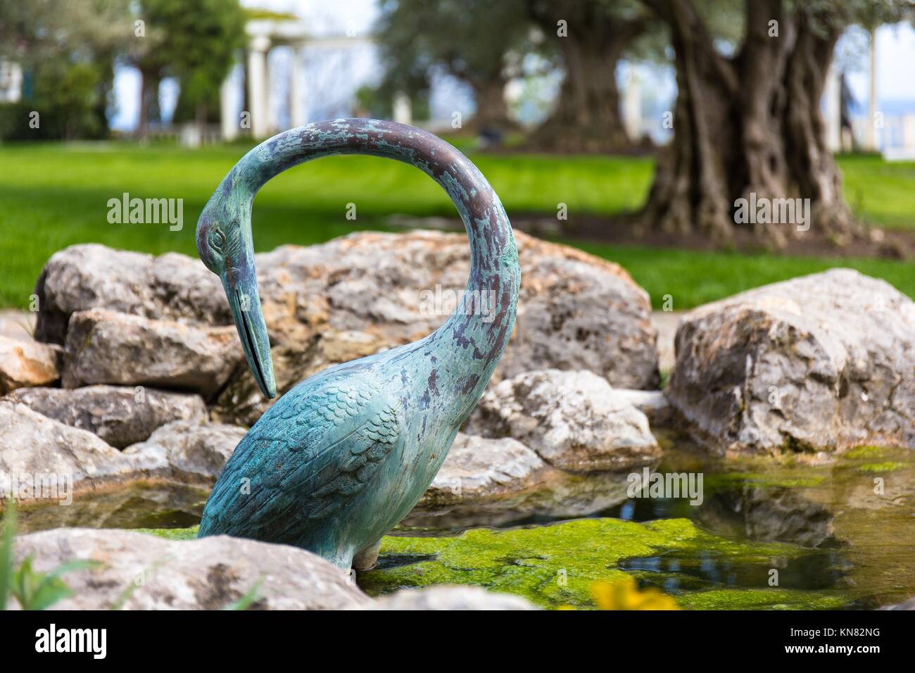 Copper Bird Sculpture High Resolution Stock Photography and Images - Alamy