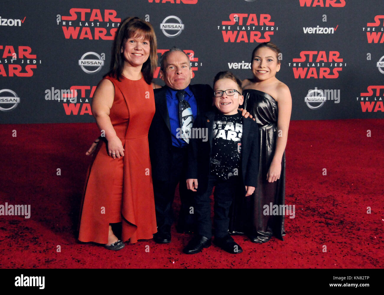 Los Angeles, USA. 09th Dec, 2017. (L-R) Samantha Davis, actor Warwick ...