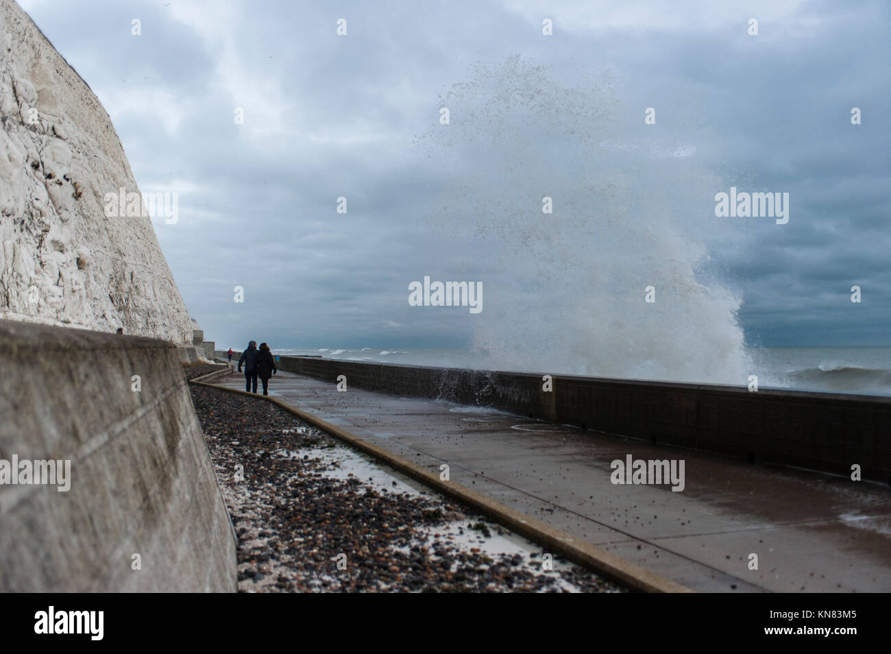Brighton, East Sussex. 10th December 2017. UK weather. Pedestrians ...