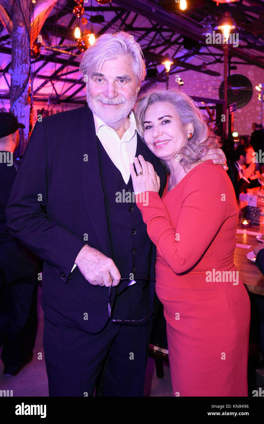 Berlin, Germany. 09th Dec, 2017. Peter Simonischek and his Brigitte ...