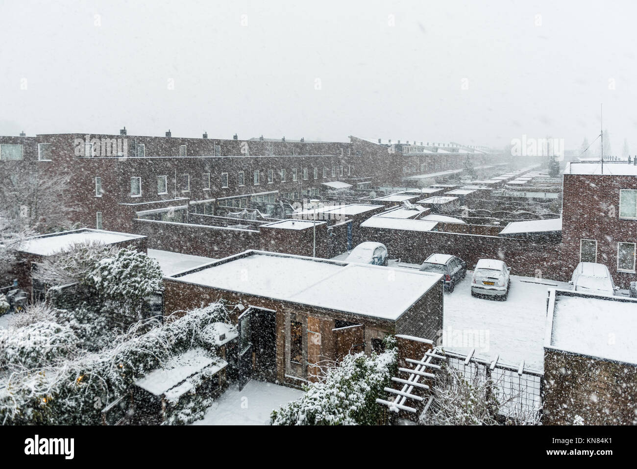 Utrecht, The Netherlands. 10th December, 2017. Unusual snowfall ...