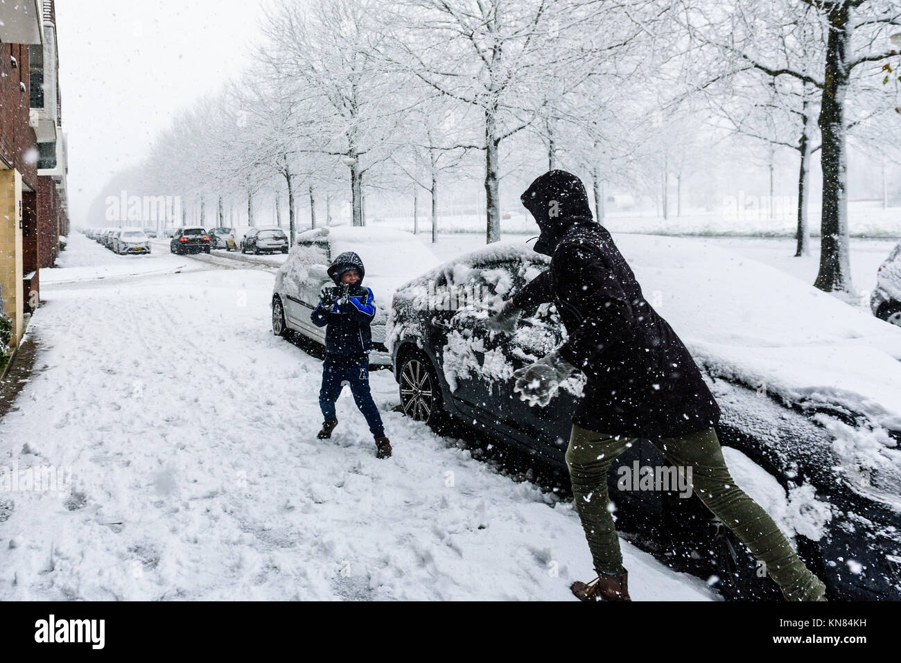 Utrecht, The Netherlands. 10th December, 2017. Unusual snowfall ...