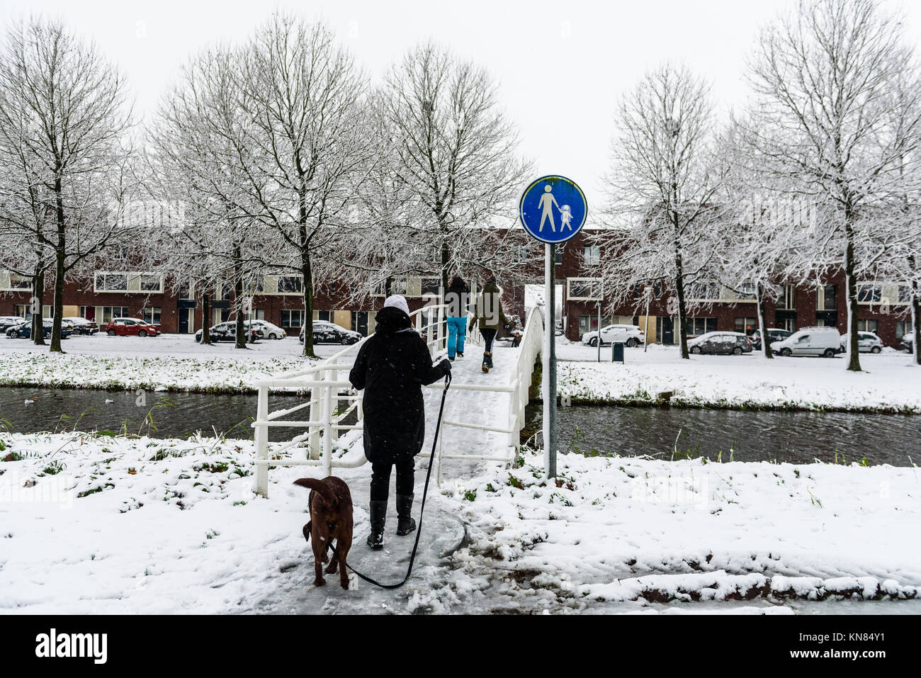 Utrecht, The Netherlands. 10th December, 2017. Unusual snowfall ...