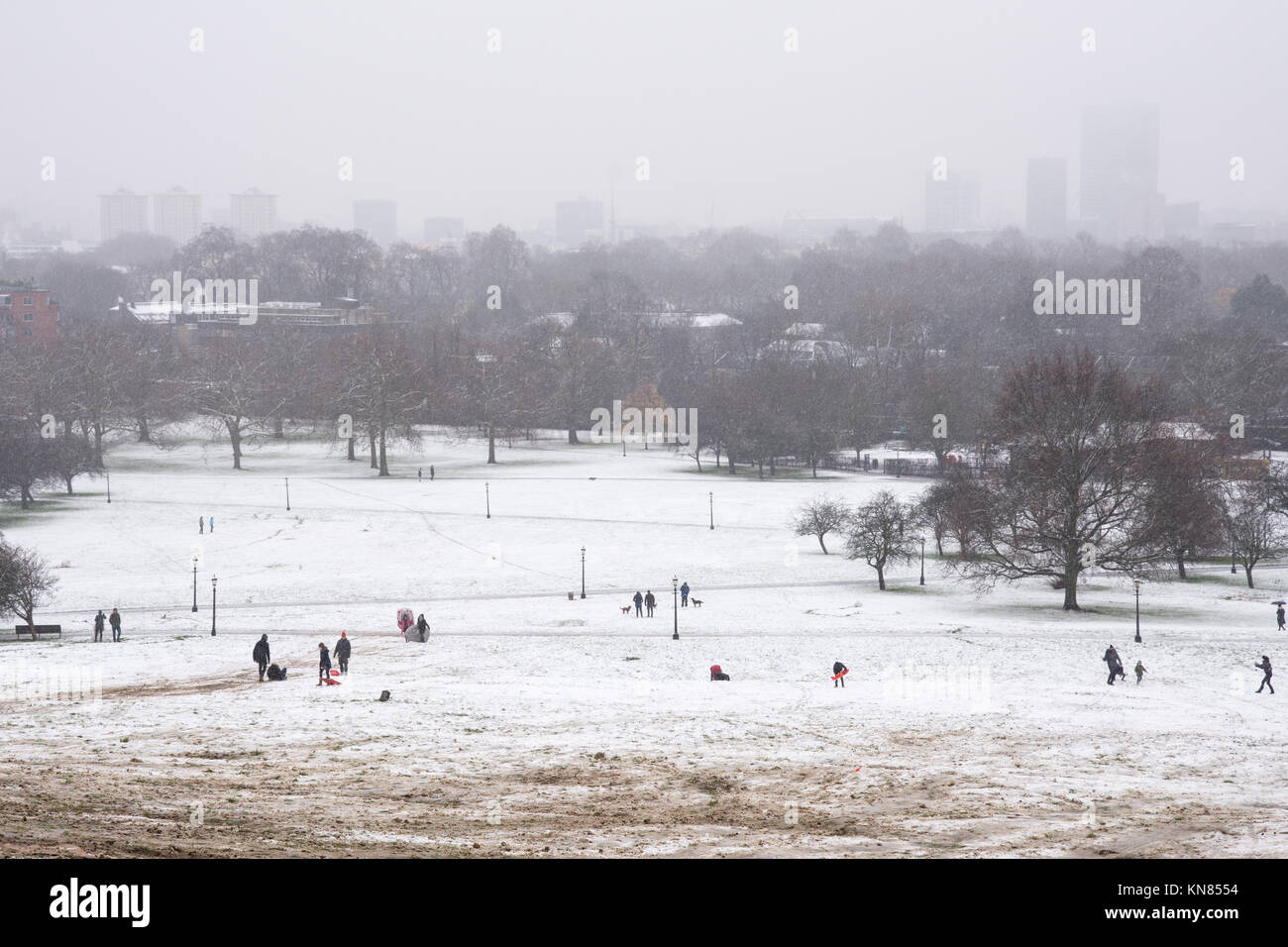 Alamy london snow hi-res stock photography and images - Alamy