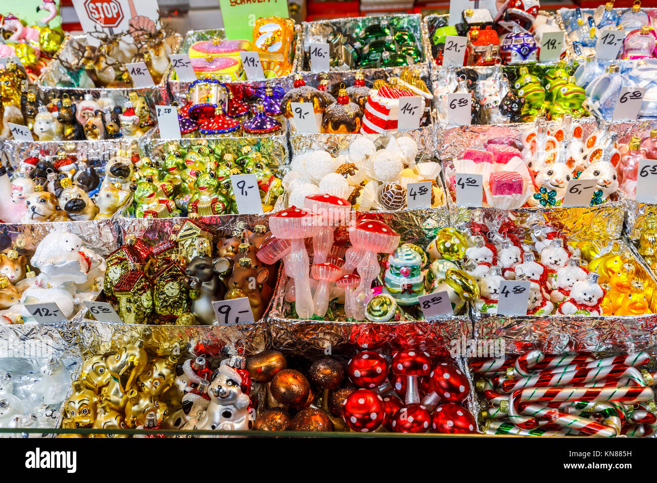 Vienna, Austria, 10th December 2017. Traditional festive season ...