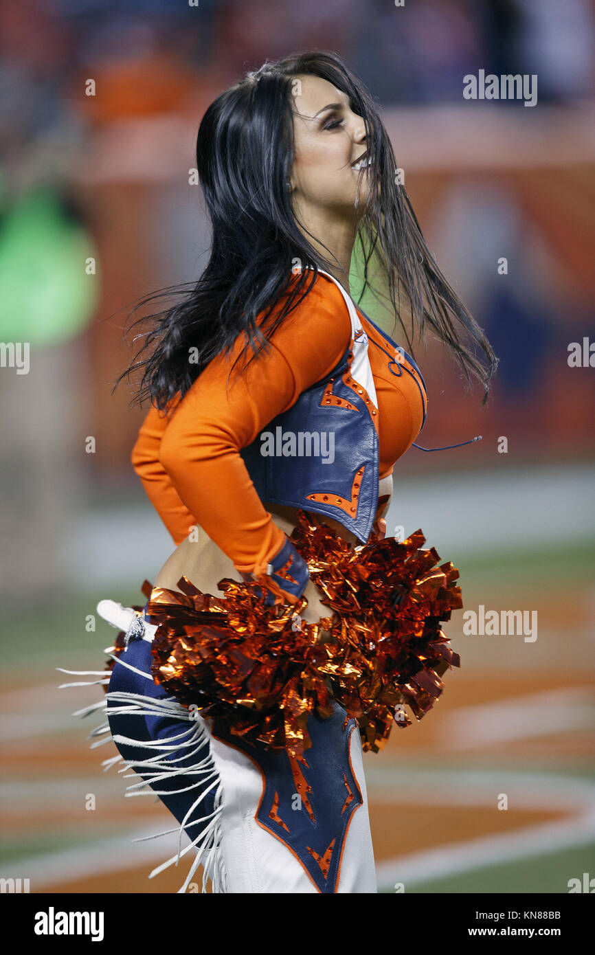 Denver, Colorado, USA. 10th Dec, 2017. A Denver Broncos Cheerleader ...