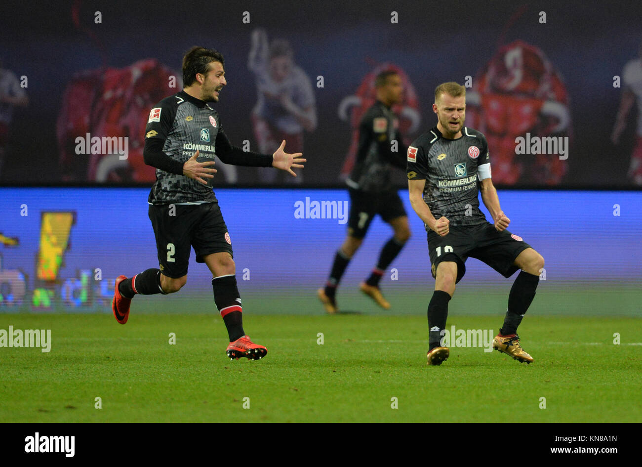 Leipzig, Deutschland. 09th Dec, 2017. left to right: Giulio DONATI (MZ ...