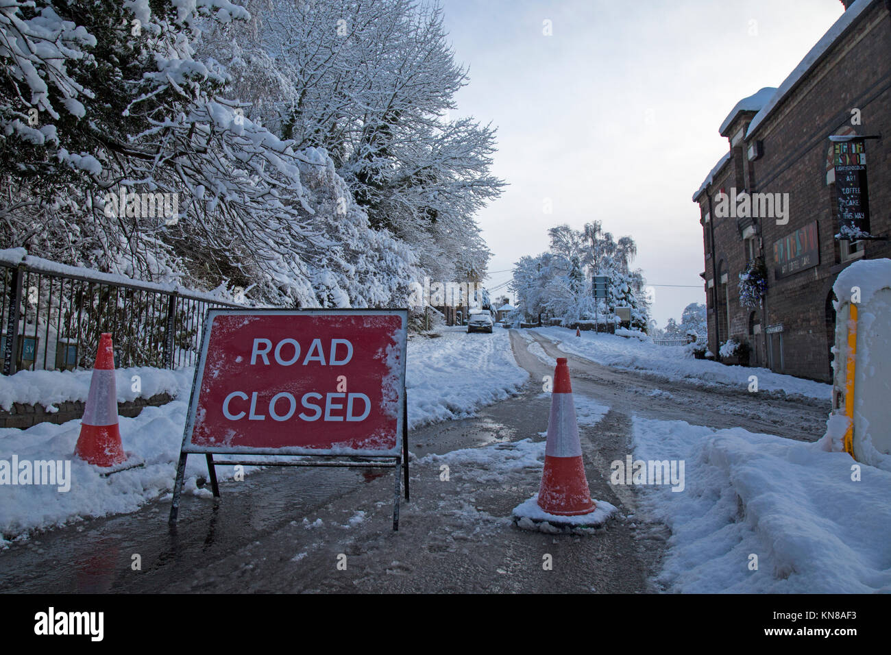 Shropshire. 11th Dec, 2017. UK Weather: Many roads, schools, and ...