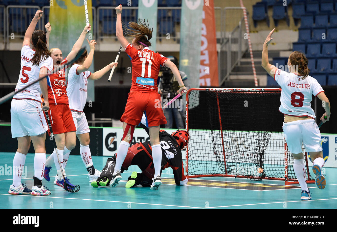 Bratislava, Slovakia. 09th Dec, 2017. L-R Swiss ANDREA GAMPERLI, Czech ...