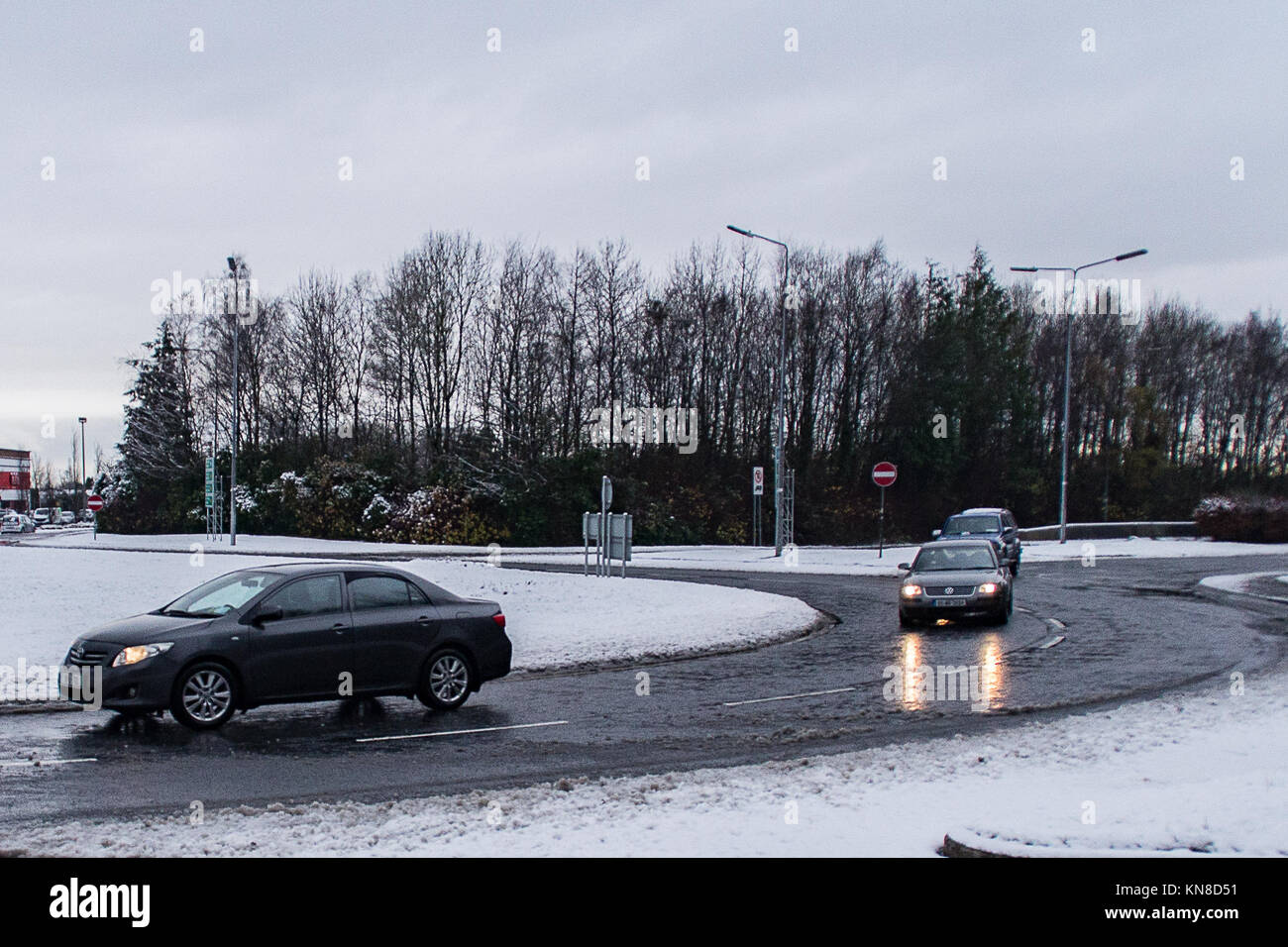 Athlone, Ireland. 10th December, 2017. Icy Conditions on the N6 ...