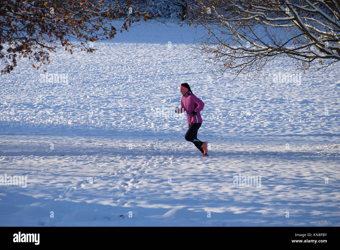 Women snowfall hi-res stock photography and images - Alamy