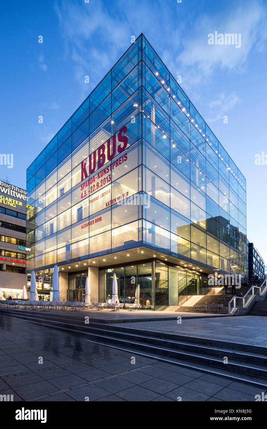 Kubus, Modern Art Museum, Hannover, Germany Stock Photo - Alamy