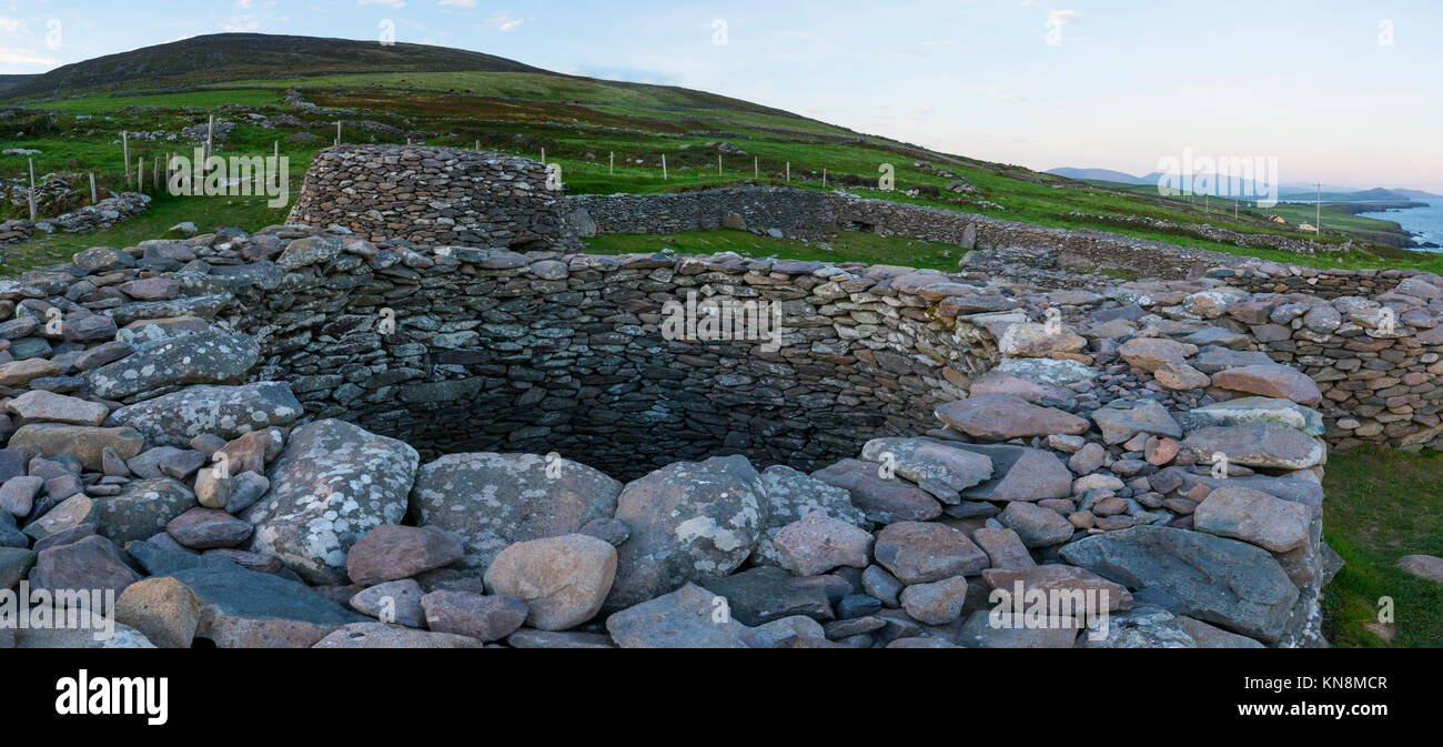 Caher Conor, Fahan Beehive Huts, Mount Eagle, Slea Head Drive, Dingle ...