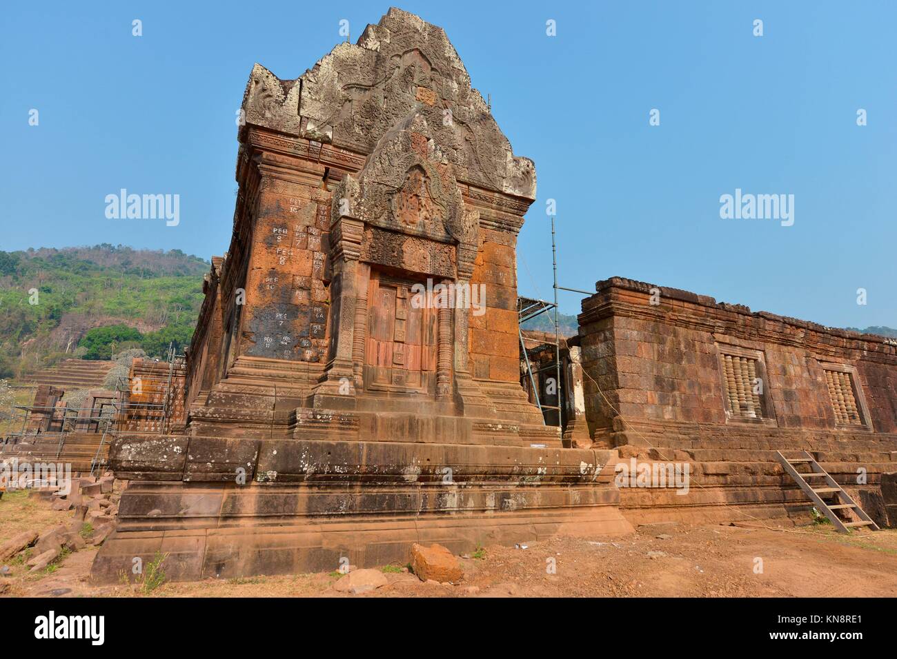 Wat phu champasak worship hi-res stock photography and images - Alamy